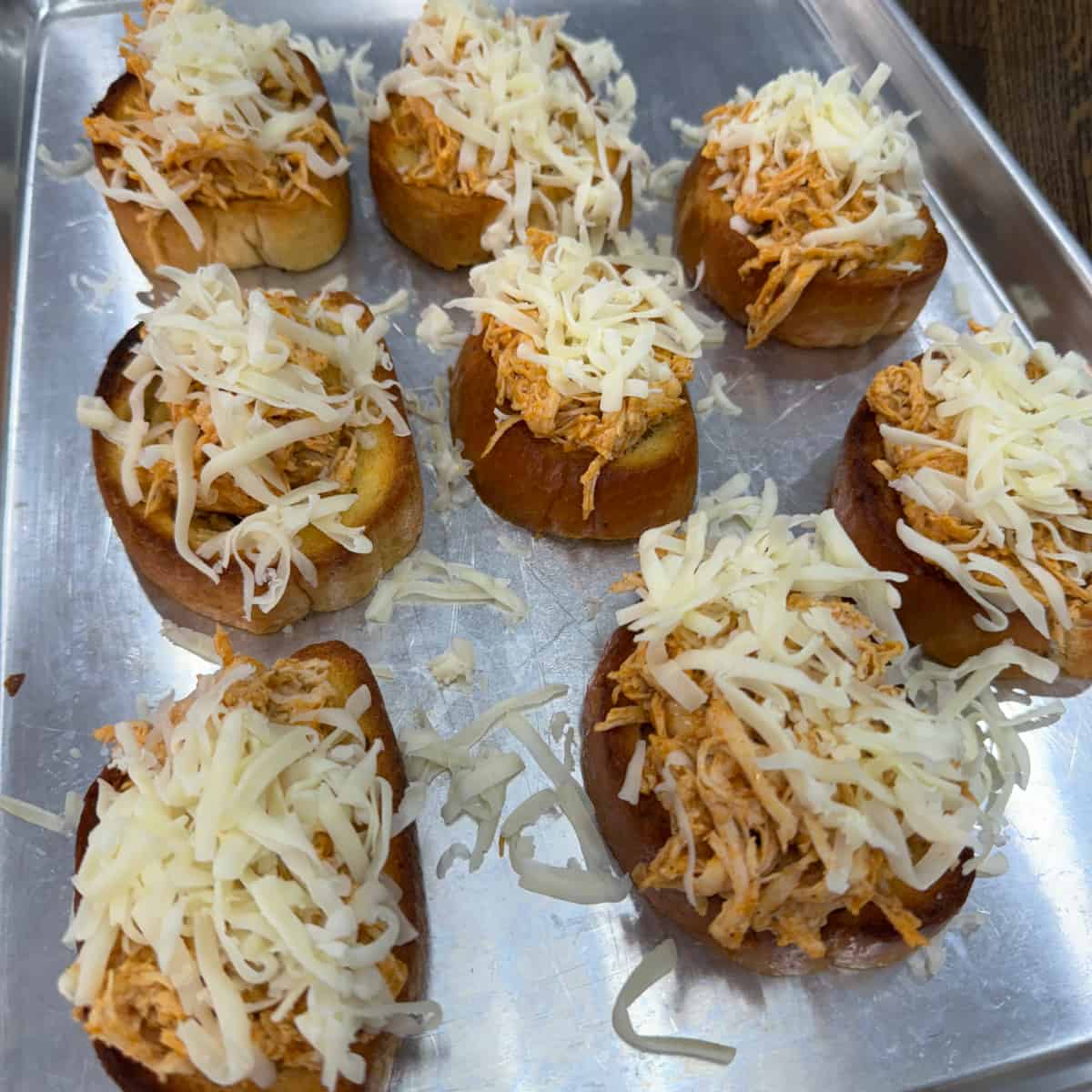Buffalo Chicken Garlic Bread - Cooking in the Midwest