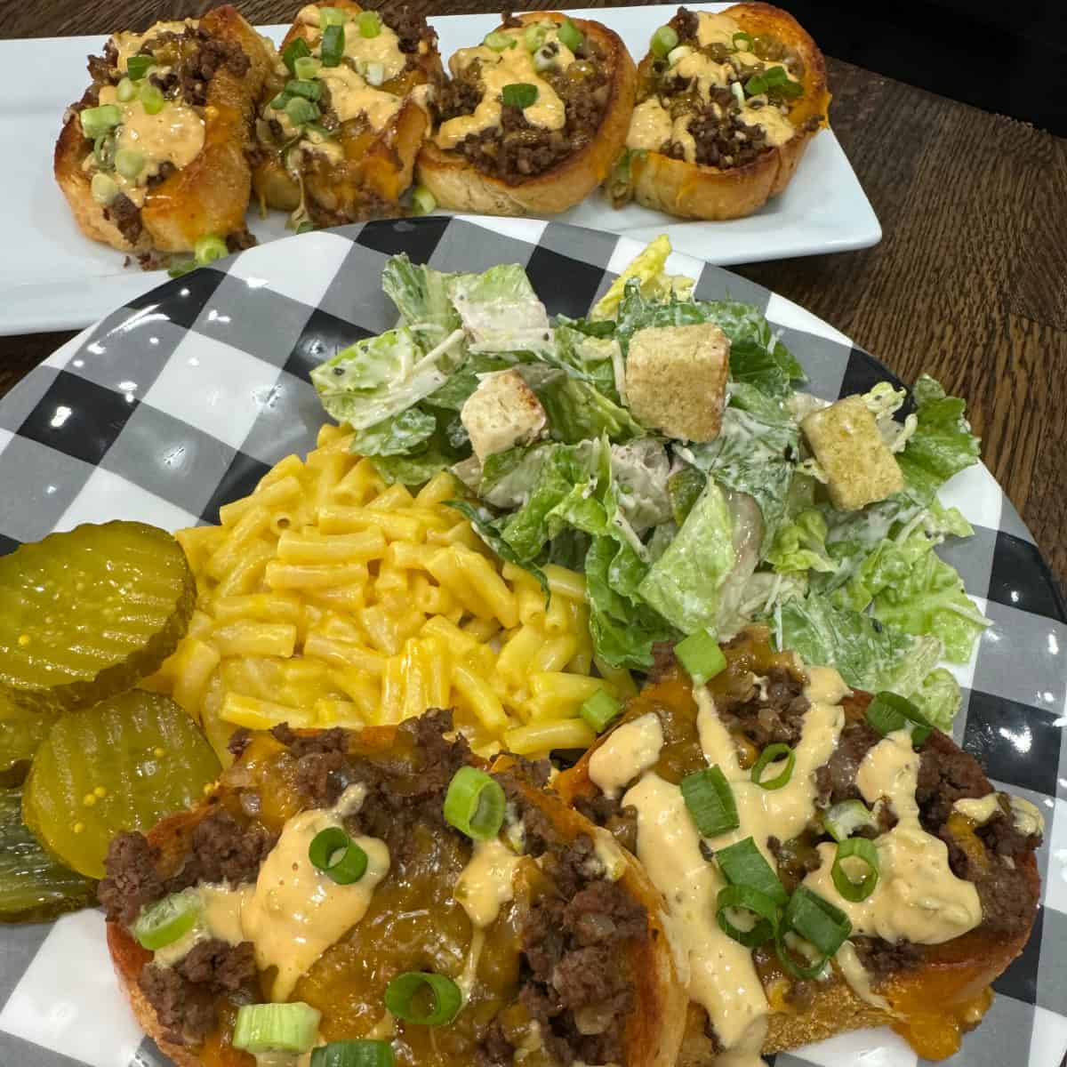 Cheese Burger Garlic Bread - Cooking in the Midwest