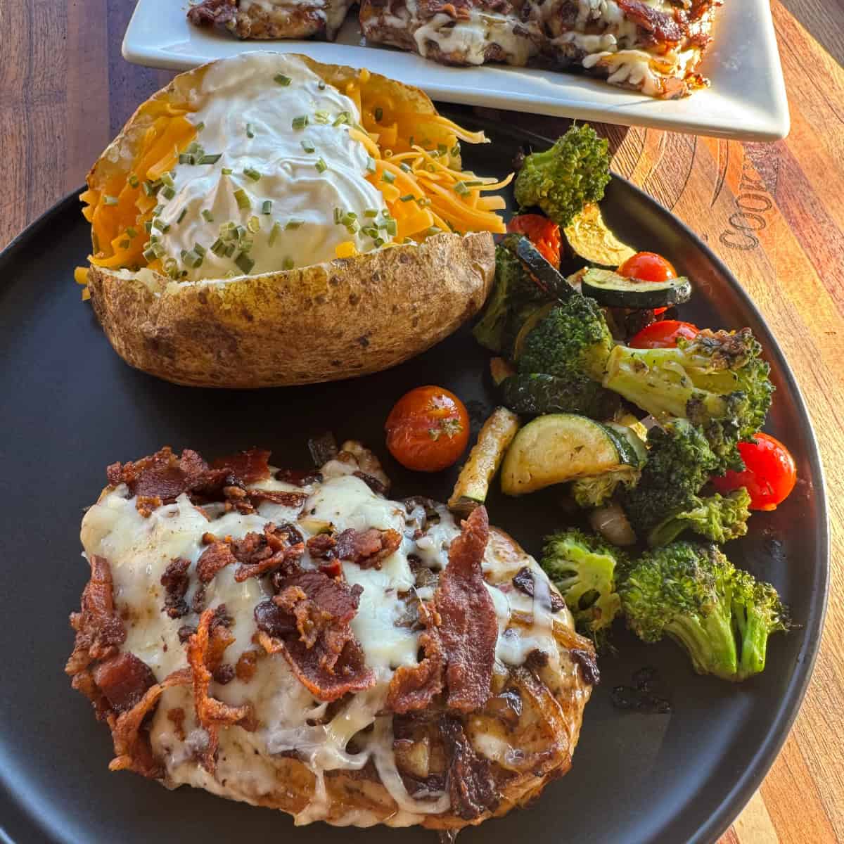 Parmesan Garlic Smothered Chicken - Cooking in the Midwest